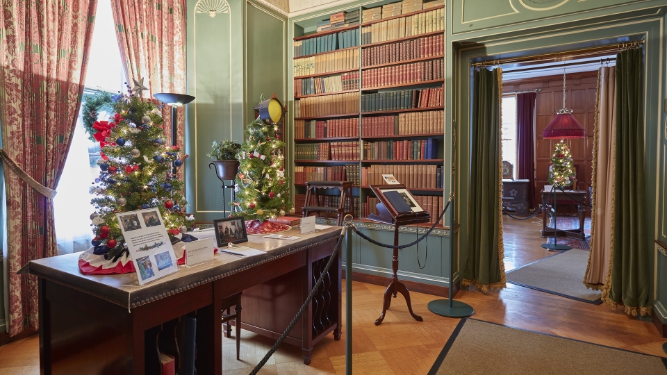 Tabletop Tree Display & Silent Auction | George Eastman Museum