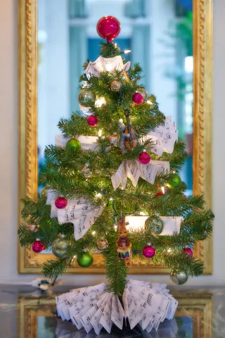 Tabletop Tree Display & Online Auction | George Eastman Museum