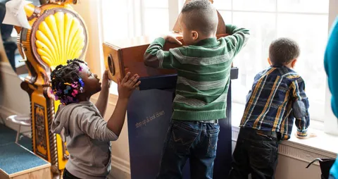 Virtual Discovery Room Gallery | George Eastman Museum